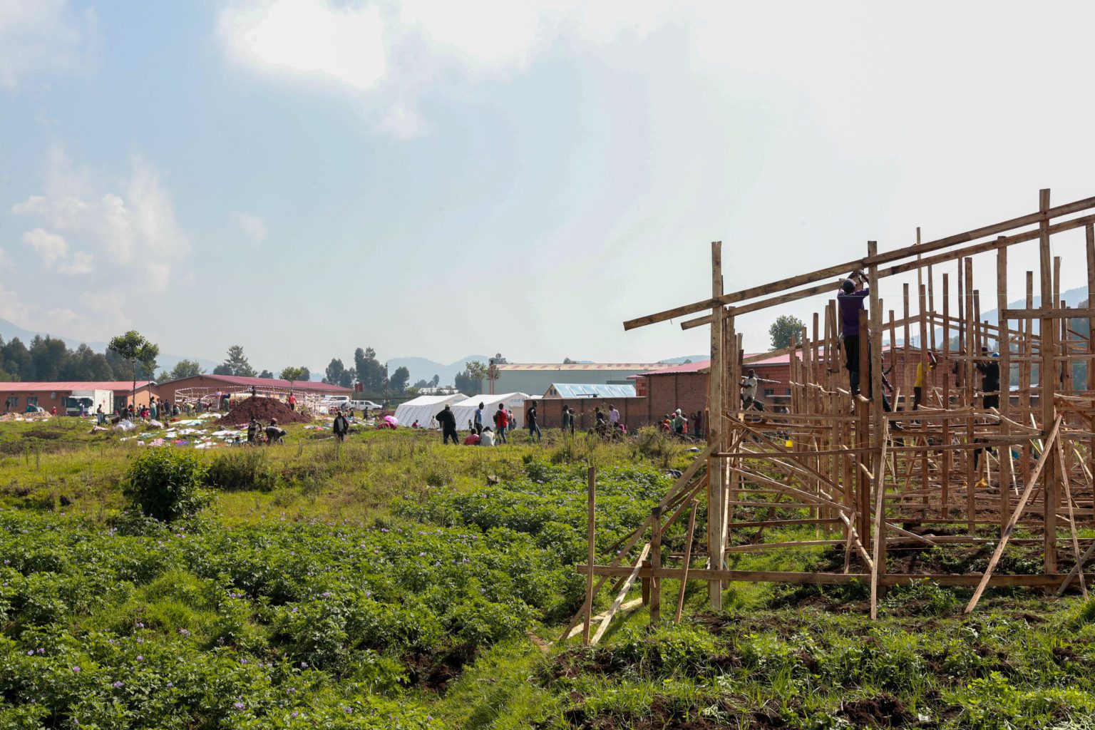 Hosting influx of refugee arrivals from DRC at new transit site in ...