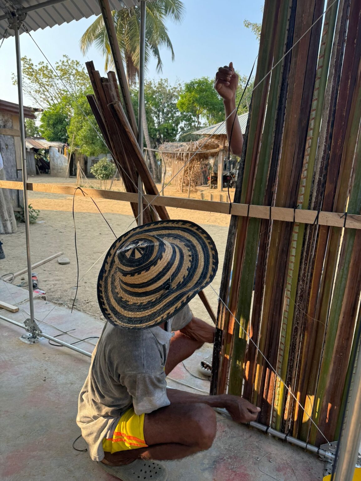 Building with local material and expertise in El Chopá, Colombia ...